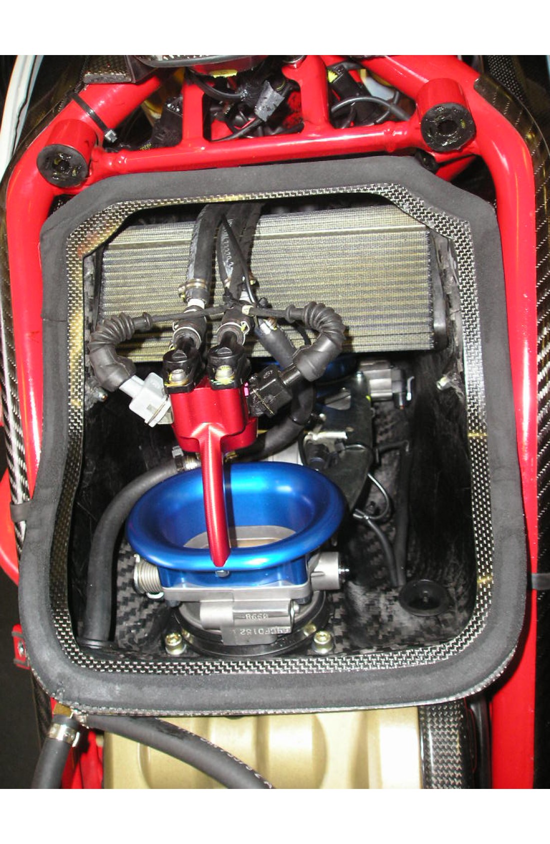 SU ORDINAZIONE .Airbox maggiorato in carbonio 1098/1198